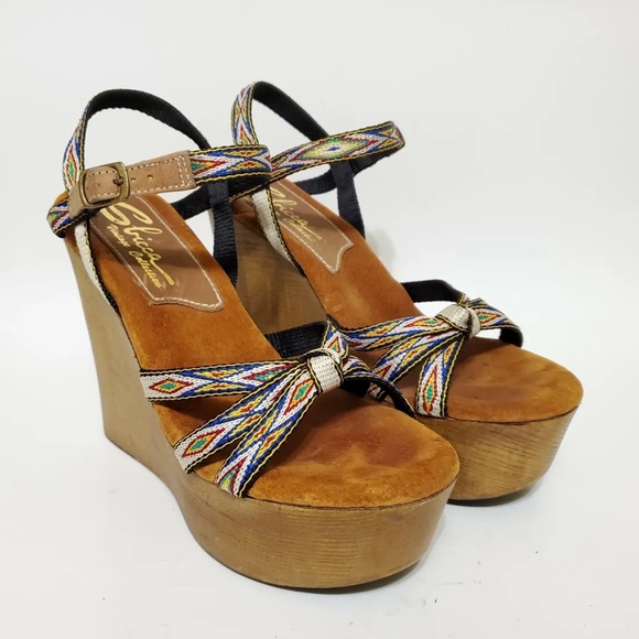 Sbicca | Shoes | Sbicca Mojo White Geometric Strappy Platform Wedge ...